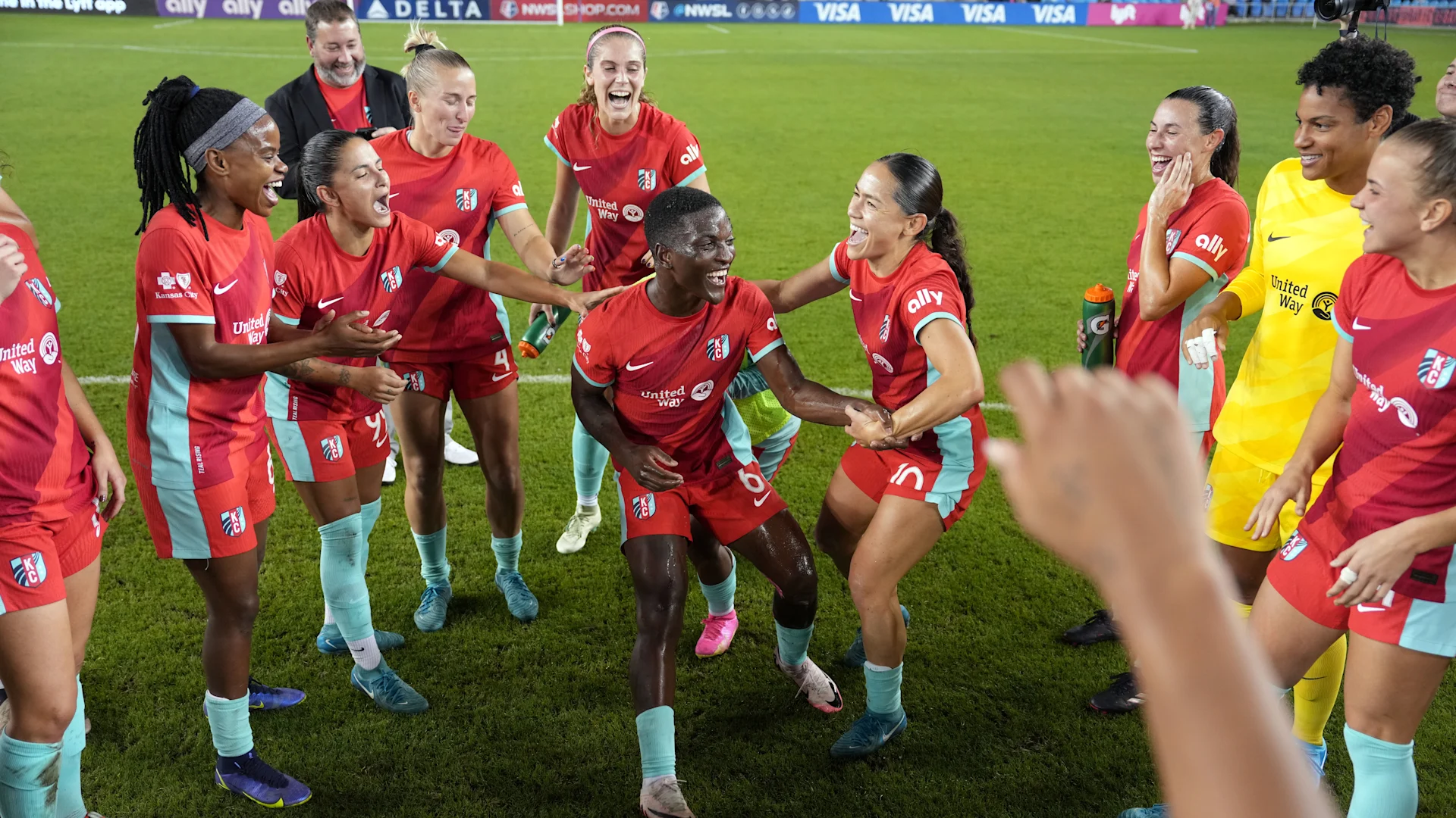 Temwa Chawinga: NWSL’s New Single-Season Scoring Record Holder | News ...