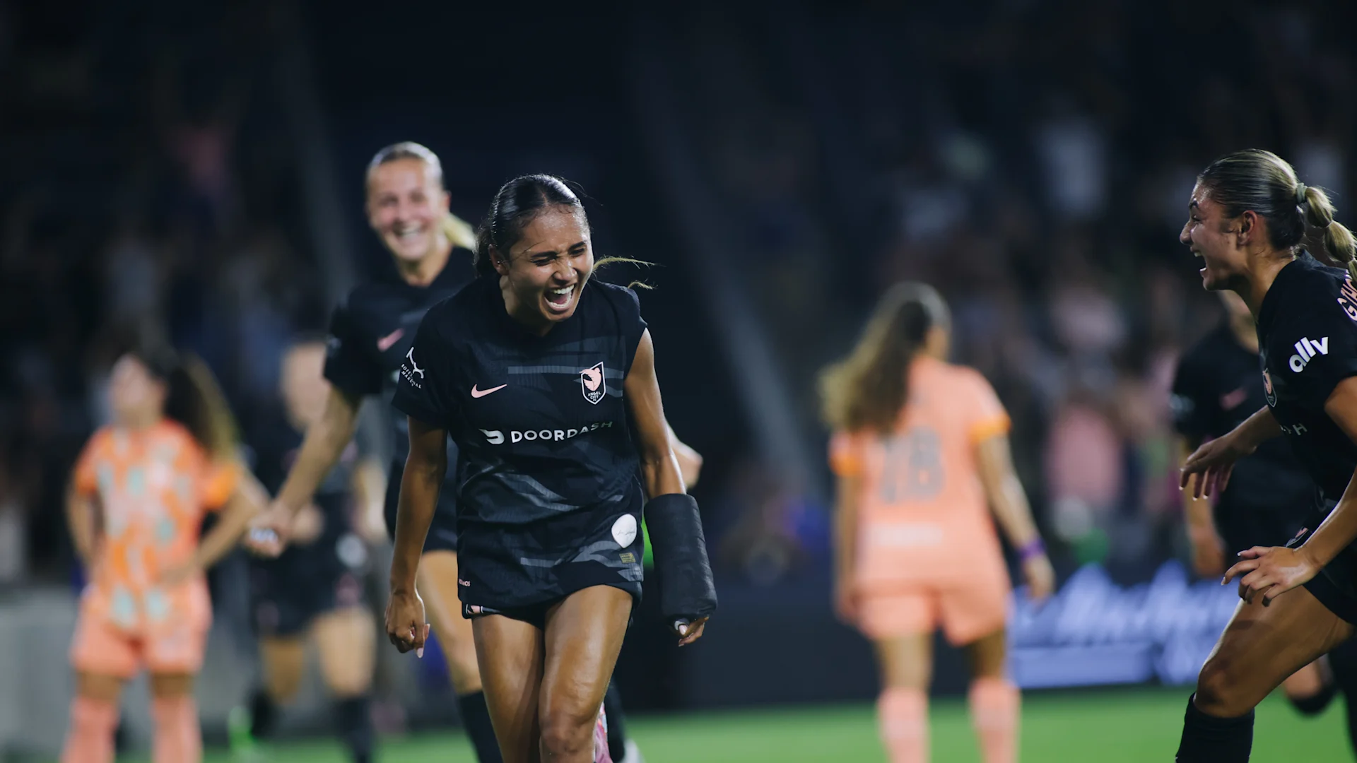 Alyssa Thompson's stunning late-game goal gives Angel City first win ...